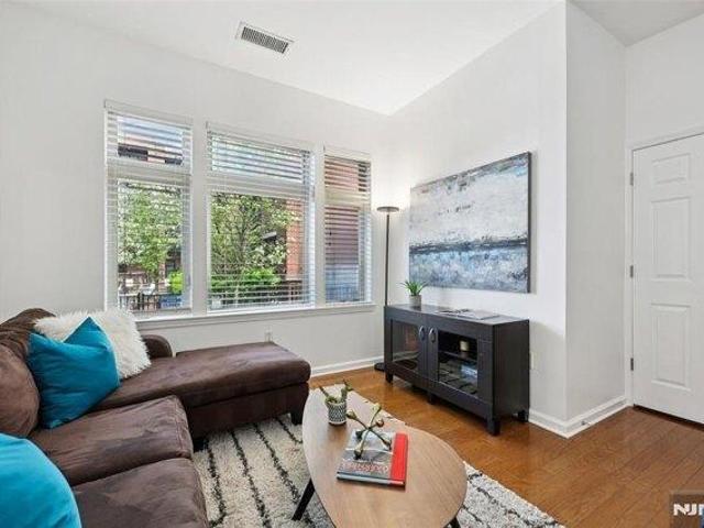 condo with 1 bedroom, Englewood NJ DS102723777