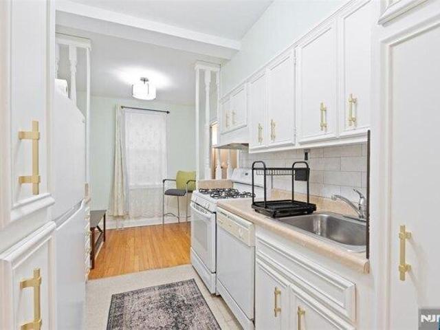 condo with 1 bedroom, Englewood NJ DS102315237