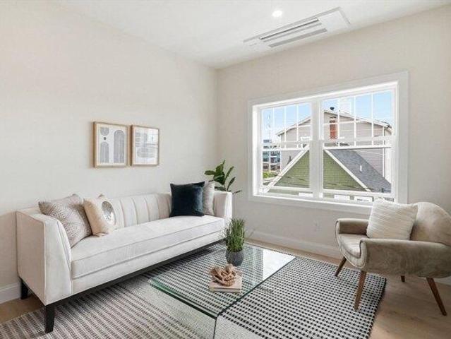 condo with 1 bedroom, Everett MA ES104511667