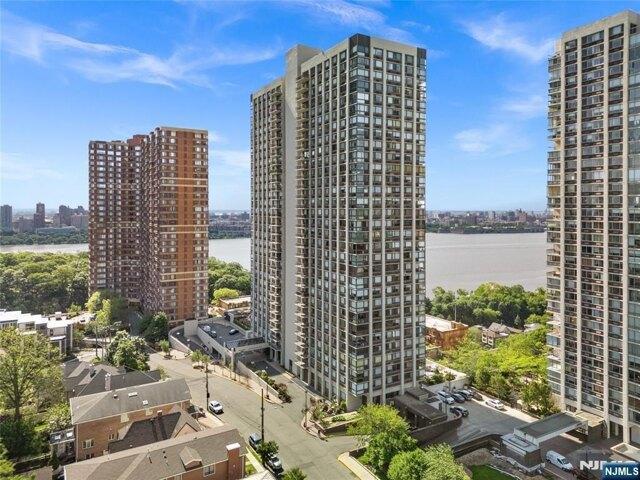 condo with 1 bedroom, Fort Lee NJ DLS101658943