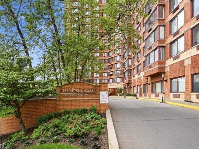 condo with 1 bedroom, Fort Lee NJ DS104191494