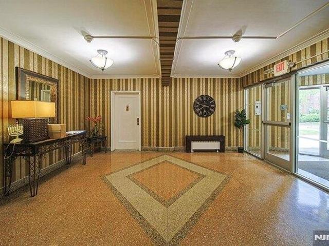 condo with 1 bedroom, Fort Lee NJ ES104151690
