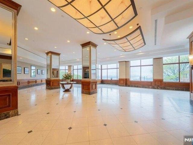 condo with 1 bedroom, Fort Lee NJ ES104233667