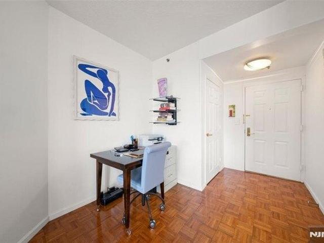 condo with 1 bedroom, Fort Lee NJ ES104849448