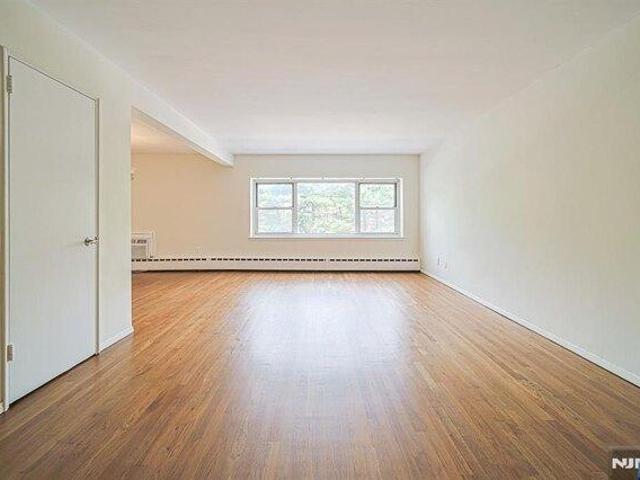 condo with 1 bedroom, Fort Lee NJ ES105205347