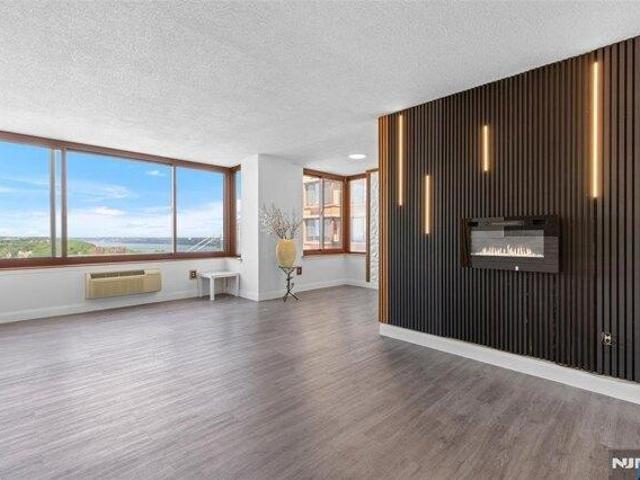 condo with 1 bedroom, Fort Lee NJ ES105207738