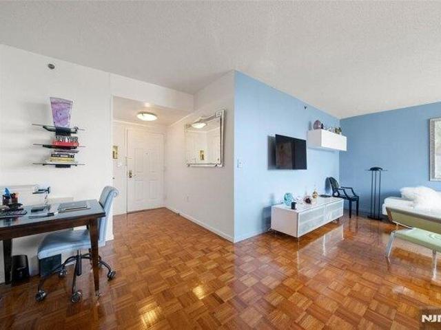 condo with 1 bedroom, Fort Lee NJ ES105207855
