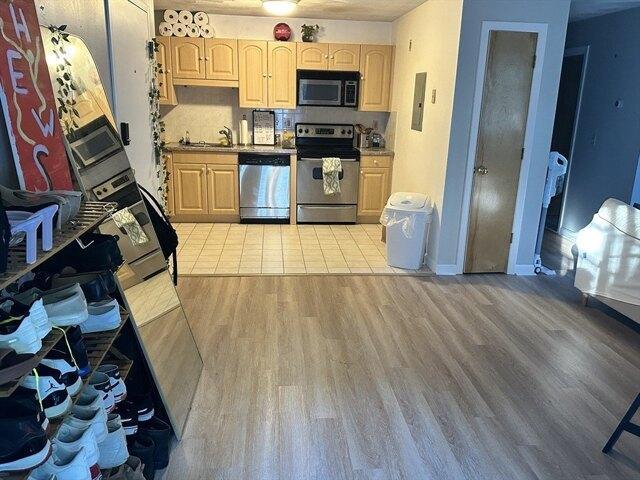 condo with 1 bedroom, Foxboro MA ES105093316
