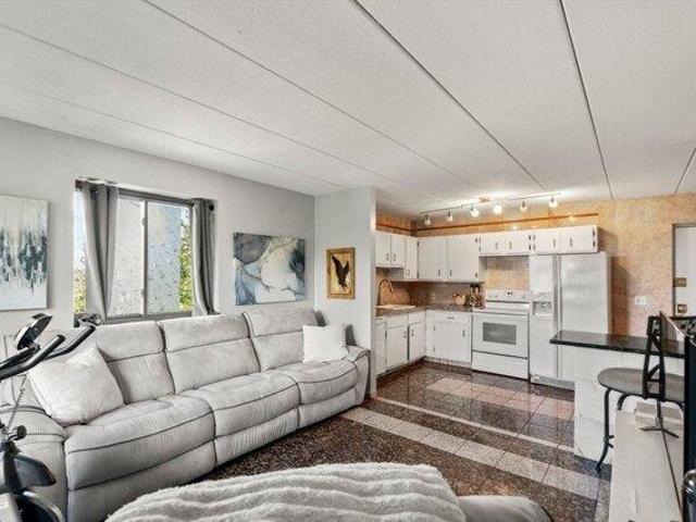 condo with 1 bedroom, Framingham MA DS102670067