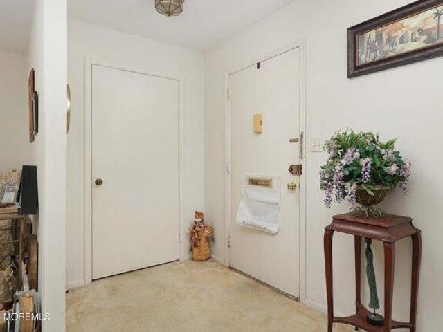 condo with 1 bedroom, Freehold NJ ES105175646