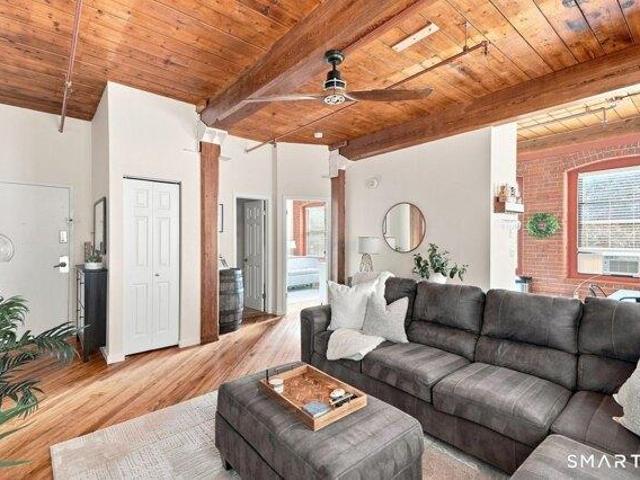 condo with 1 bedroom, Glastonbury CT ES105123098