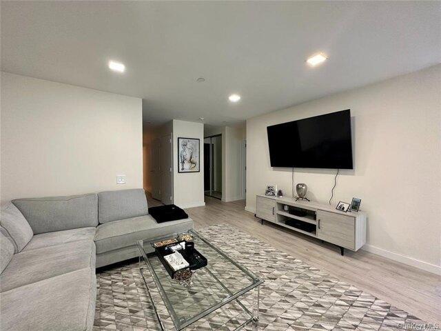 condo with 1 bedroom, Great Neck NY ES105191209