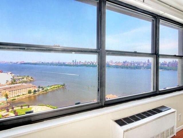 condo with 1 bedroom, Guttenberg NJ DLS101707274