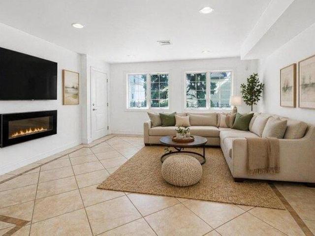 condo with 1 bedroom, Guttenberg NJ DLS102475148