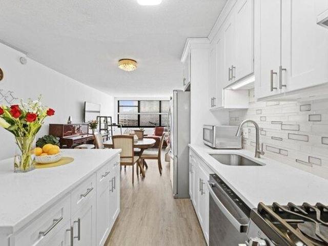 condo with 1 bedroom, Guttenberg NJ DLS102561856