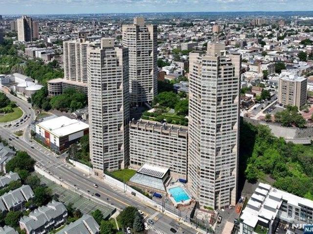 condo with 1 bedroom, Guttenberg NJ DS104153480