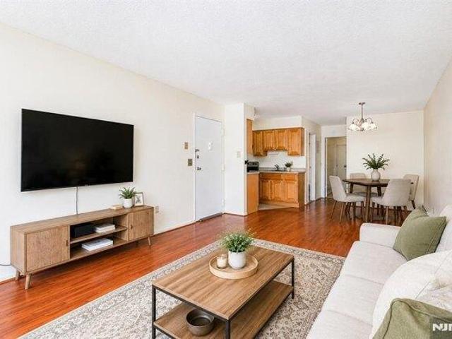 condo with 1 bedroom, Guttenberg NJ DS104375060
