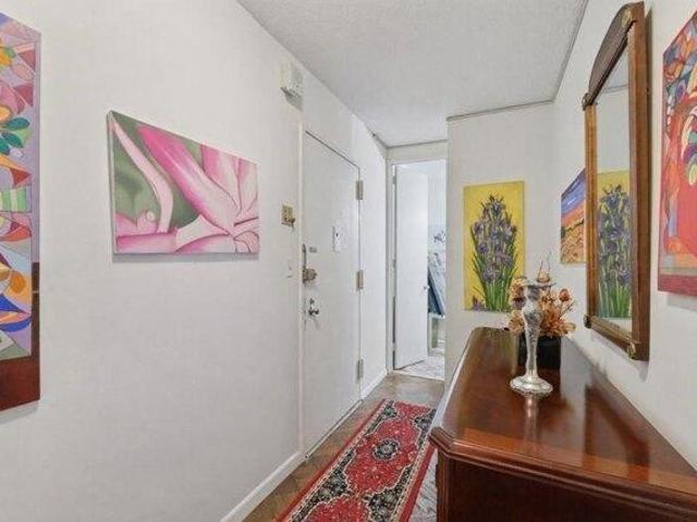 condo with 1 bedroom, Guttenberg NJ DS102726833