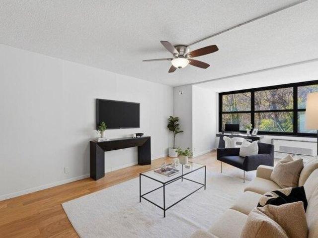 condo with 1 bedroom, Guttenberg NJ ES104148860