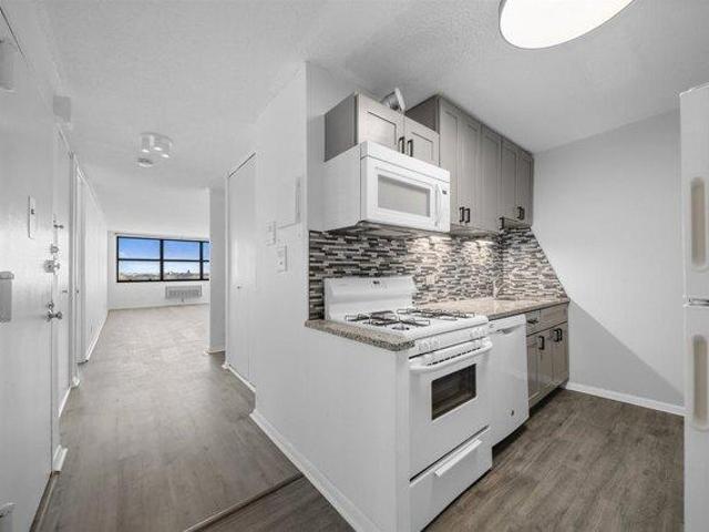 condo with 1 bedroom, Guttenberg NJ ES104329098