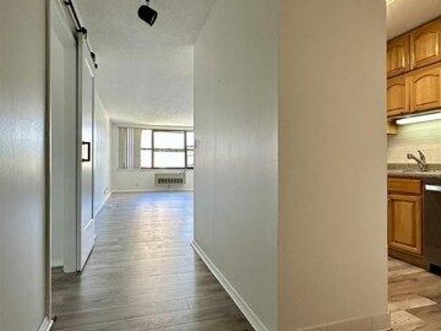 condo with 1 bedroom, Guttenberg NJ ES104374405
