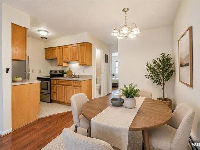 condo with 1 bedroom, Guttenberg NJ ES104375060