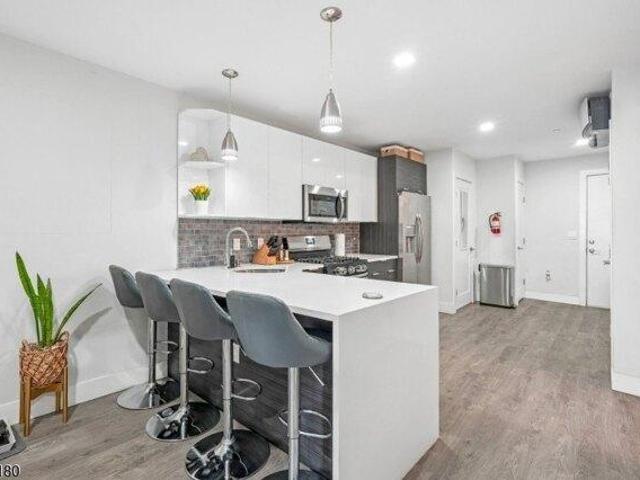 condo with 1 bedroom, Guttenberg NJ ES104480622