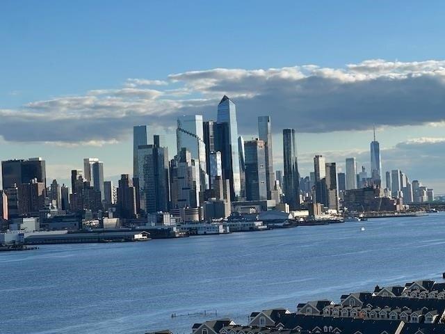 condo with 1 bedroom, Guttenberg NJ ES105144198