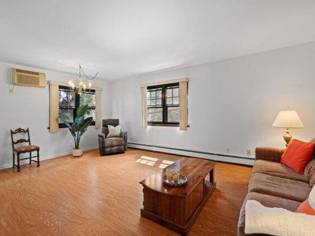 condo with 1 bedroom, Guttenberg NJ ES105142041