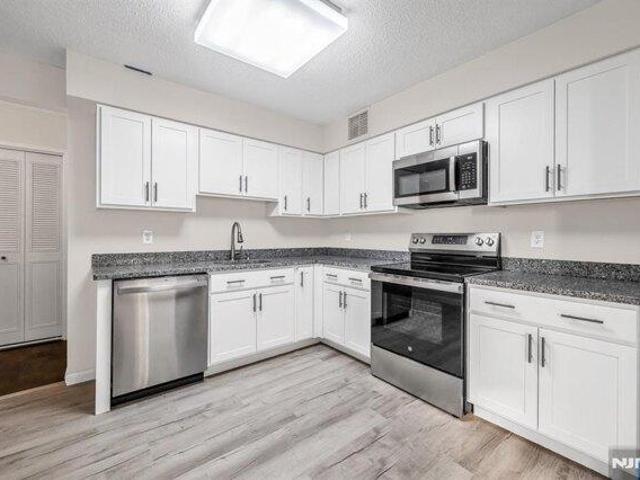 condo with 1 bedroom, Hackensack NJ ES104922171