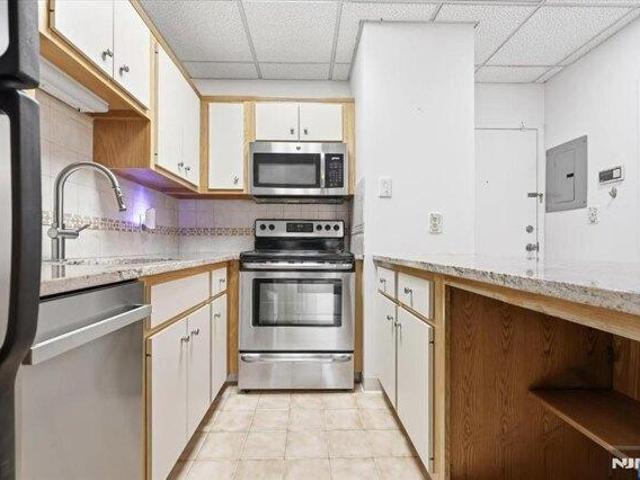 condo with 1 bedroom, Hackensack NJ ES105175506