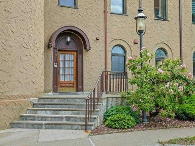 condo with 1 bedroom, Hawthorne NY ES105202535