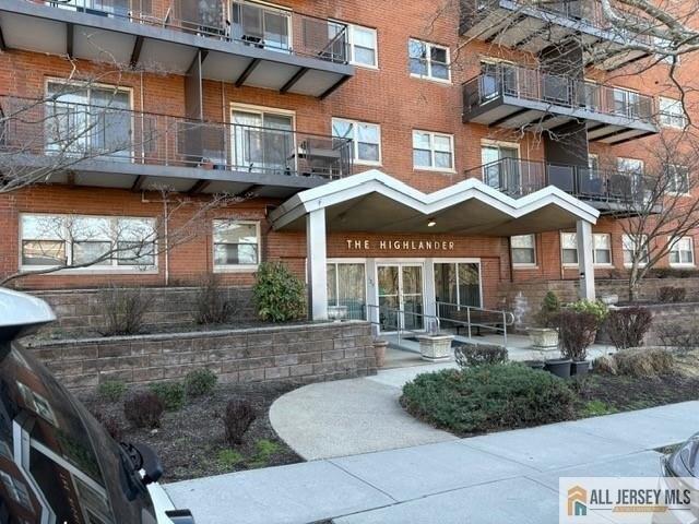 condo with 1 bedroom, Highland Park NJ DLS102284158
