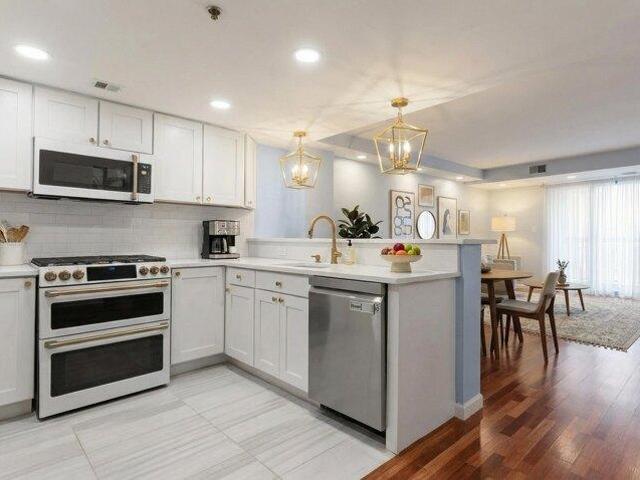 condo with 1 bedroom, Hoboken NJ DLS101658322