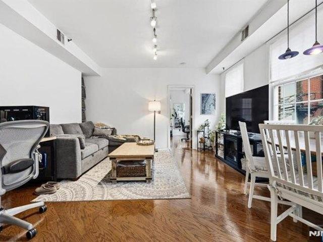 condo with 1 bedroom, Hoboken NJ DLS102762544