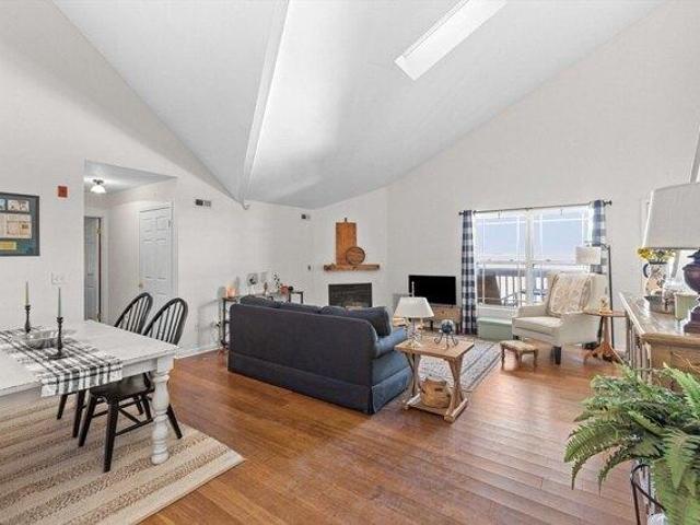 condo with 1 bedroom, Holden MA DLS102775347