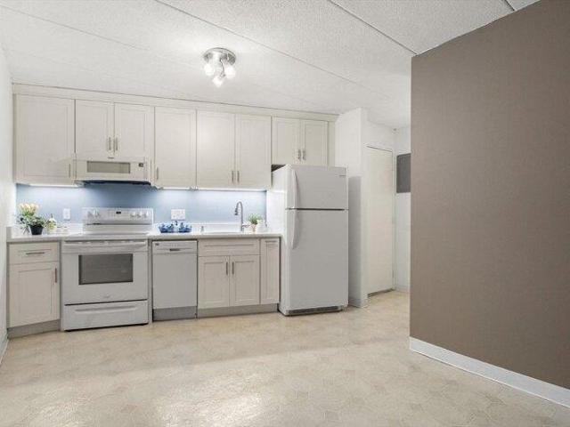 condo with 1 bedroom, Holliston MA DS104010237