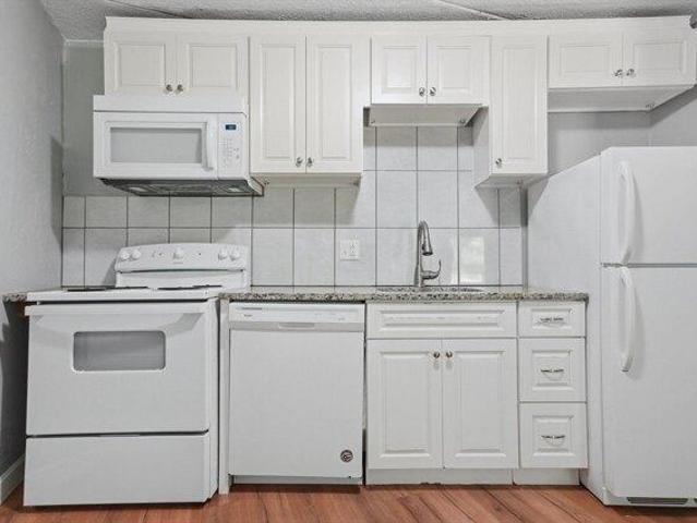 condo with 1 bedroom, Holliston MA ES103930973