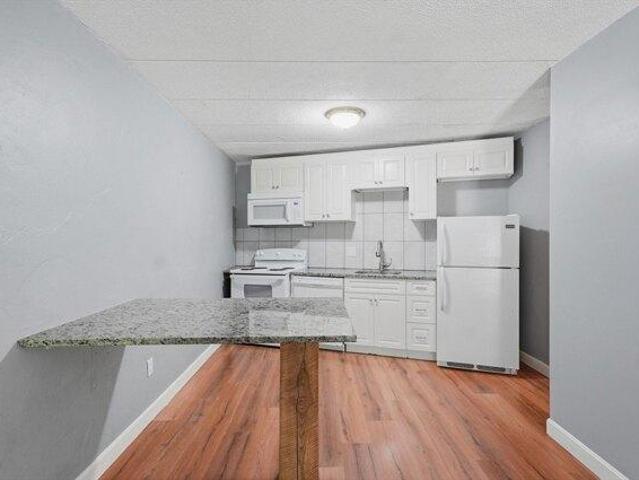 condo with 1 bedroom, Holliston MA ES104807580