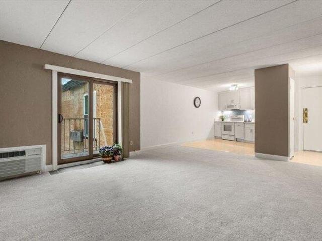 condo with 1 bedroom, Holliston MA ES104010237