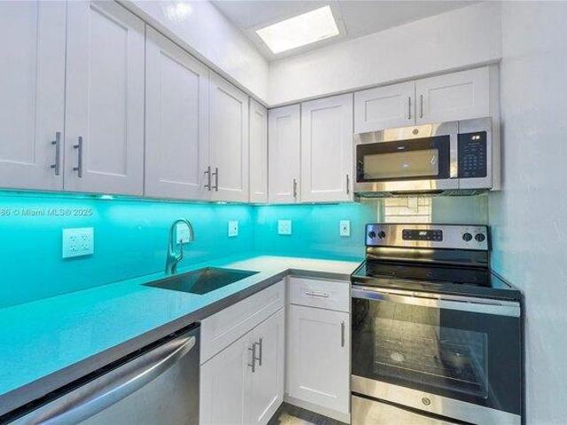 condo with 1 bedroom, Hollywood FL ES104900834