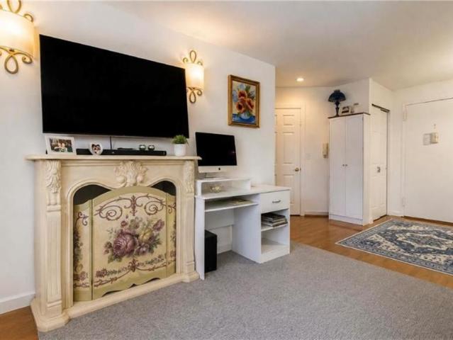 condo with 1 bedroom, Howard Beach NY ES104848329