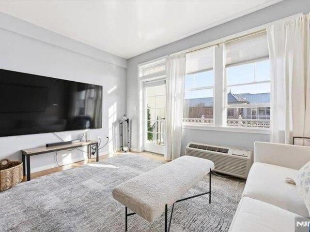 condo with 1 bedroom, Jersey City NJ DLS101783025