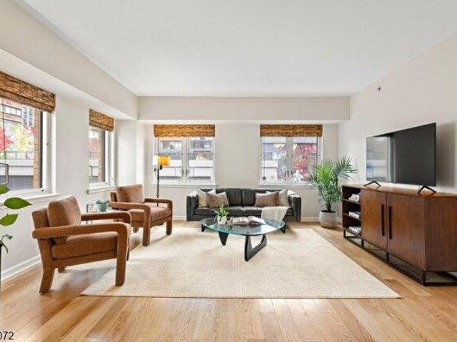 condo with 1 bedroom, Jersey City NJ DLS102256763