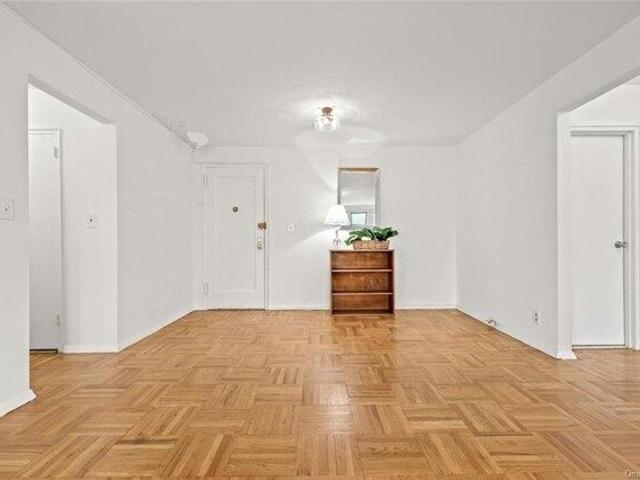 condo with 1 bedroom, Larchmont NY ES88247707