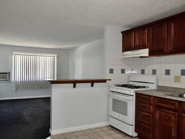condo with 1 bedroom, Lawrence MA ES104651603