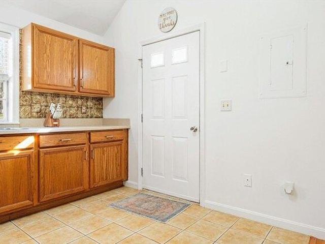 condo with 1 bedroom, Leominster MA DS102860074
