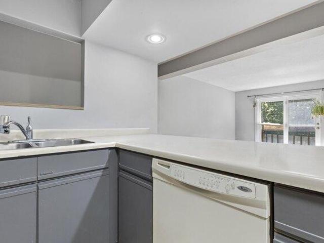 condo with 1 bedroom, Lebanon NH ES105095295