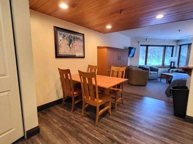 condo with 1 bedroom, Lincoln NH ES105191557