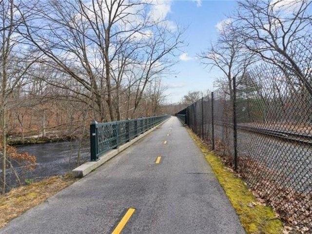 condo with 1 bedroom, Lincoln RI ES105192151